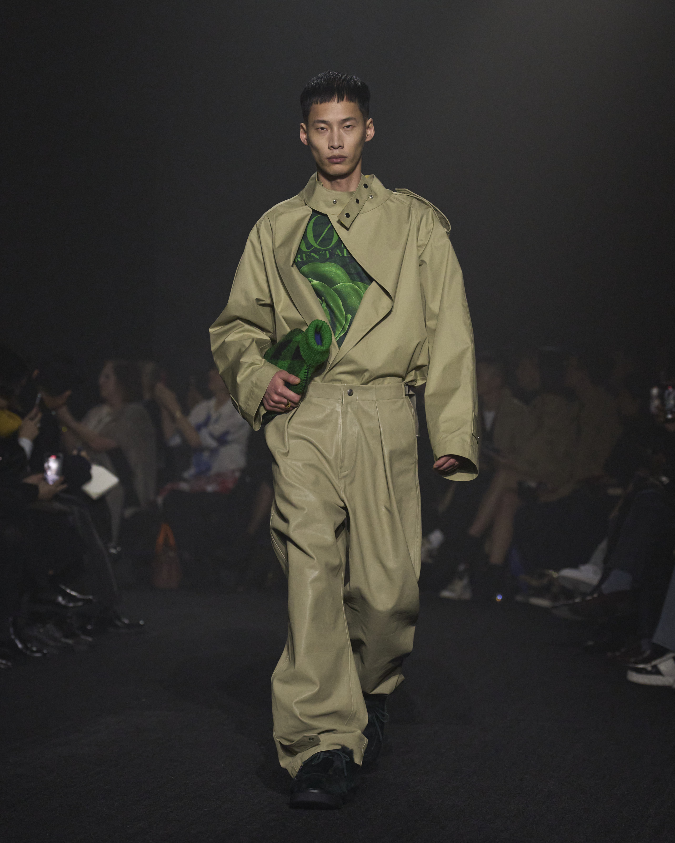Daniel Lee's Debut Brings Burberry Home | Fashion | SPHERE Magazine